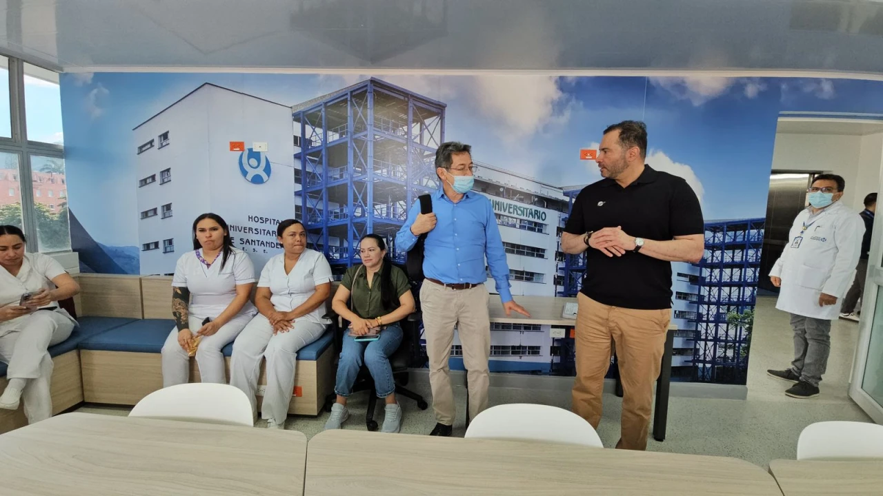 Viceministro de Salud visitó el Hospital Universitario de Santander y ...